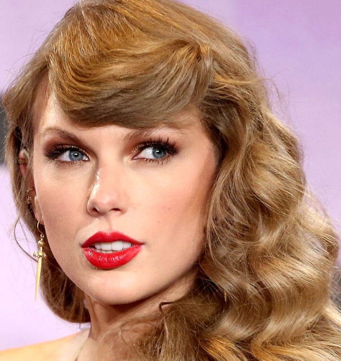 Taylor Swift: Biography - Menonimus